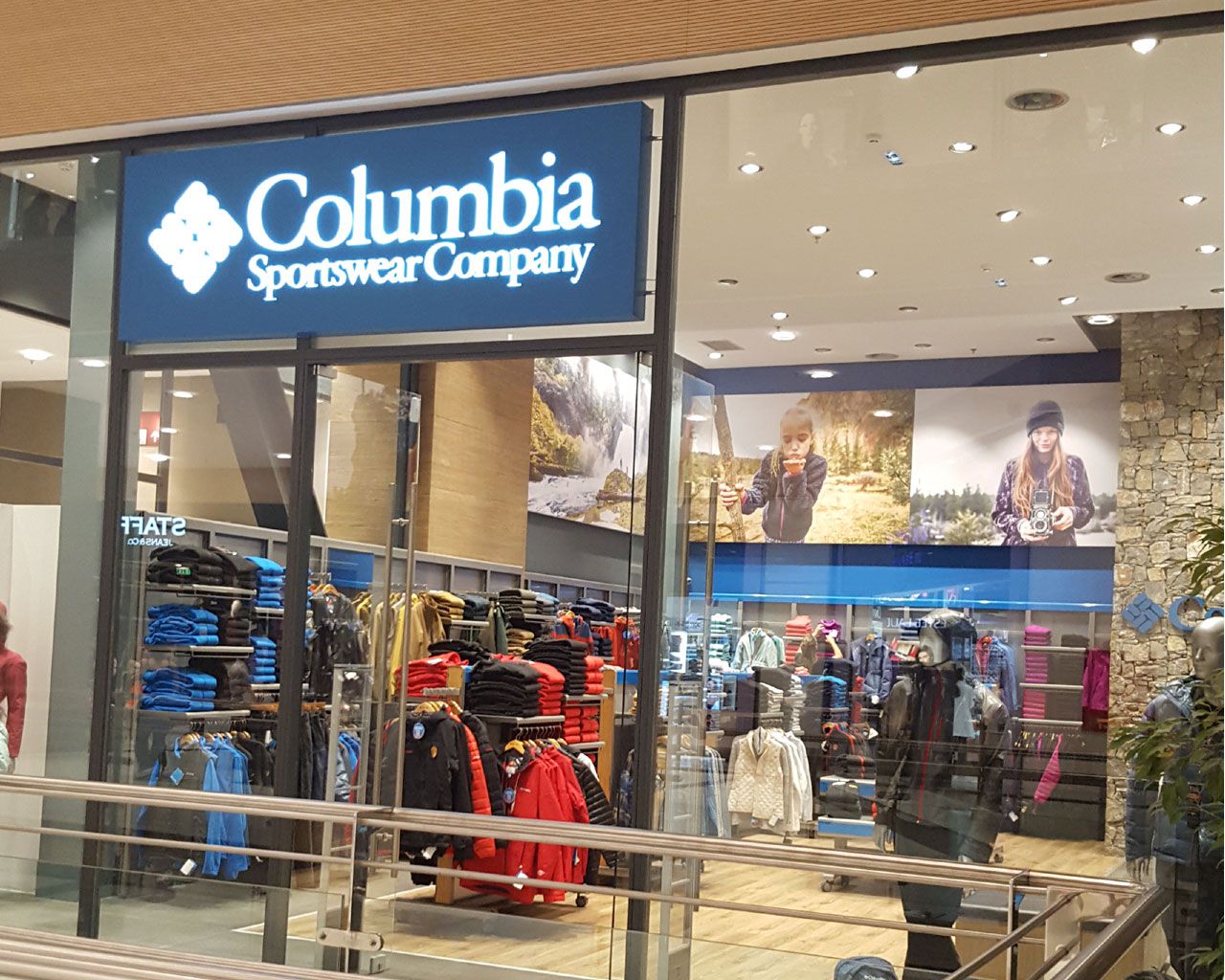 Ανακαίνιση Καταστήματος Columbia (Mall Athens) - Ropodis Construction